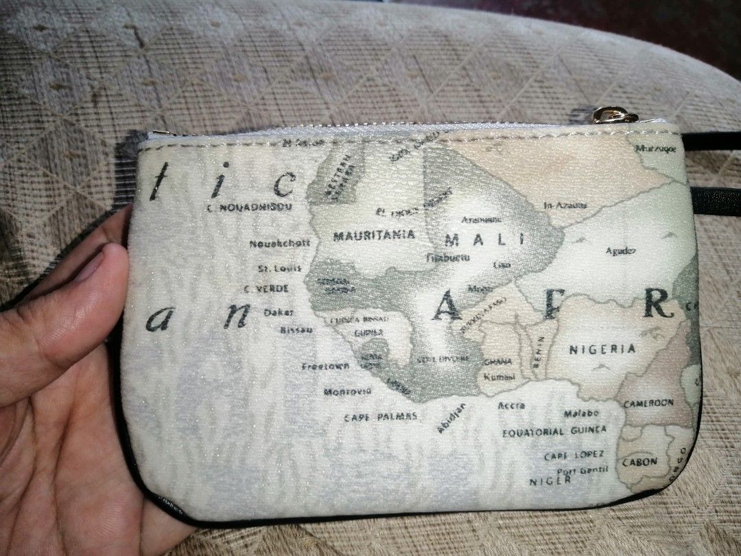 paprika map coinpurse on Carousell