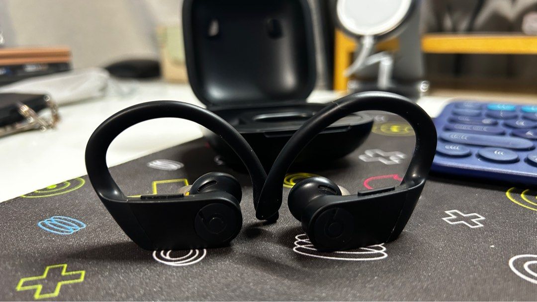 Powerbeats Pro Black, Audio, Earphones on Carousell