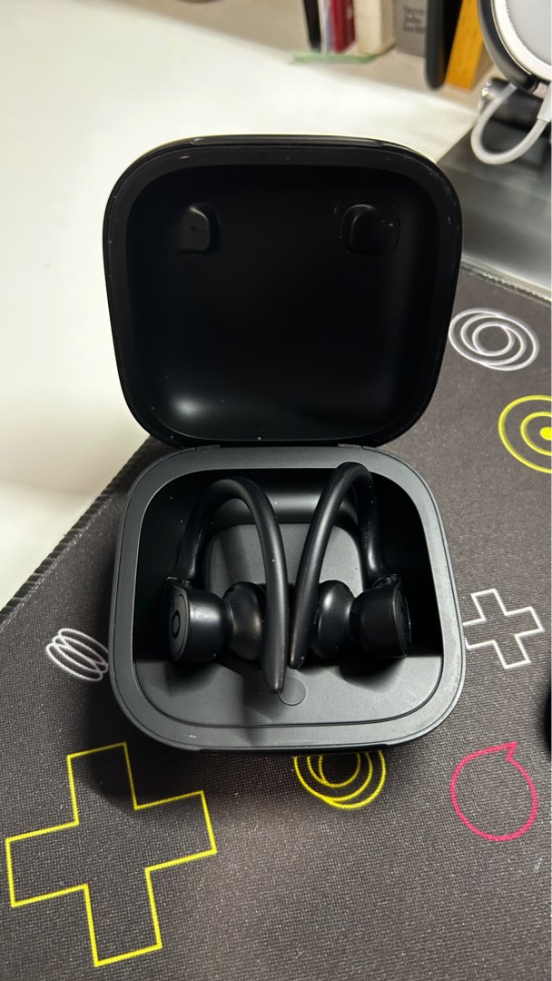 Powerbeats Pro Black, Audio, Earphones on Carousell