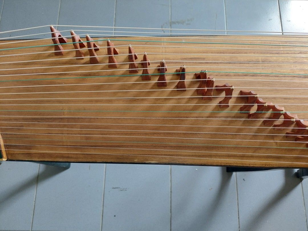 Qu Cheng alat musik tradisional, Musik & Media, Alat di Carousell