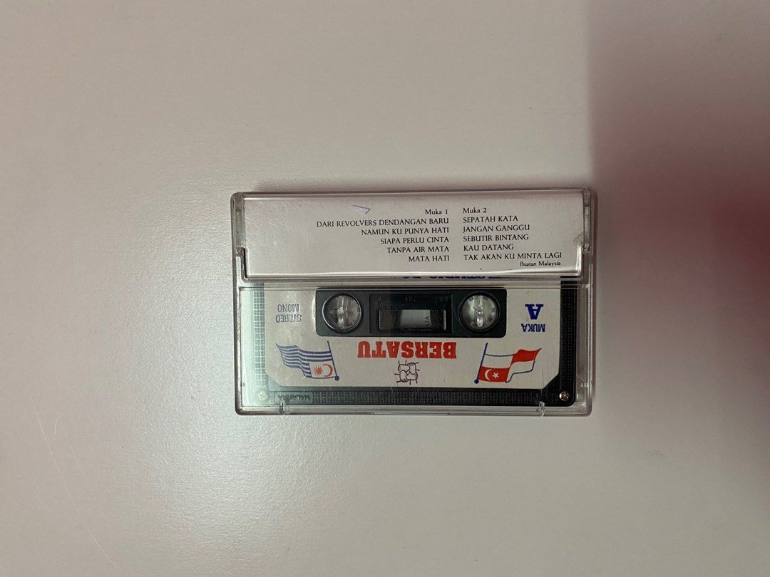 Revolver Cassette Kaset Tape, Hobbies & Toys, Music & Media, CDs & DVDs ...