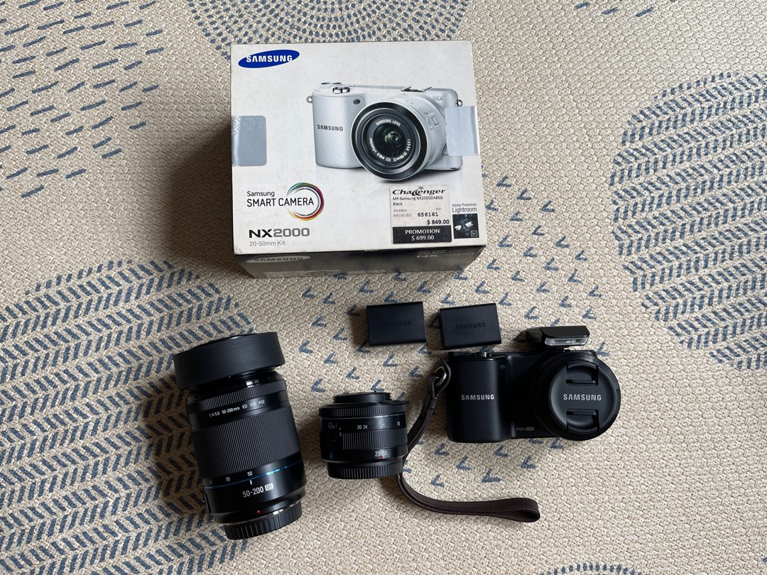 Samsung NX2000 camera and lens, Photography, Cameras on Carousell