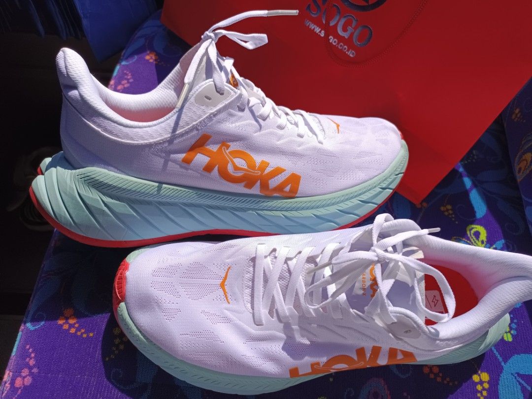 Sepatu hoka, Fesyen Pria, Sepatu , Sneakers di Carousell