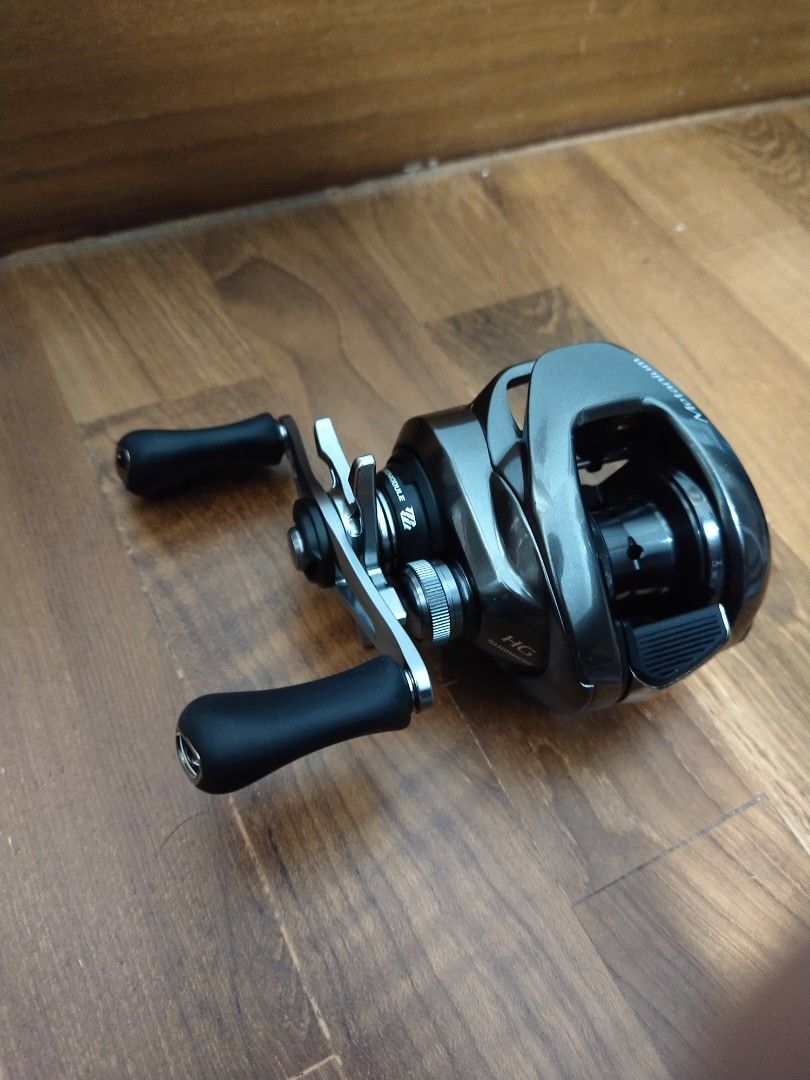 Shimano metanium 20 hg left baitcaster, Sports Equipment, Fishing on ...