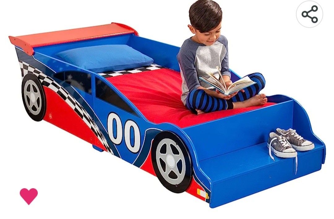 Toddler size race car bed with mattress, 兒童＆孕婦用品, 兒童傢具, 兒童傢具 - 小童床 - Carousell