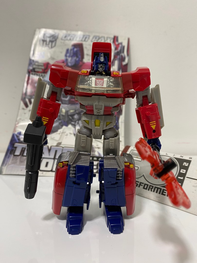 Transformers Generations Orion Pax with Comic, Hobbies & Toys, Toys ...