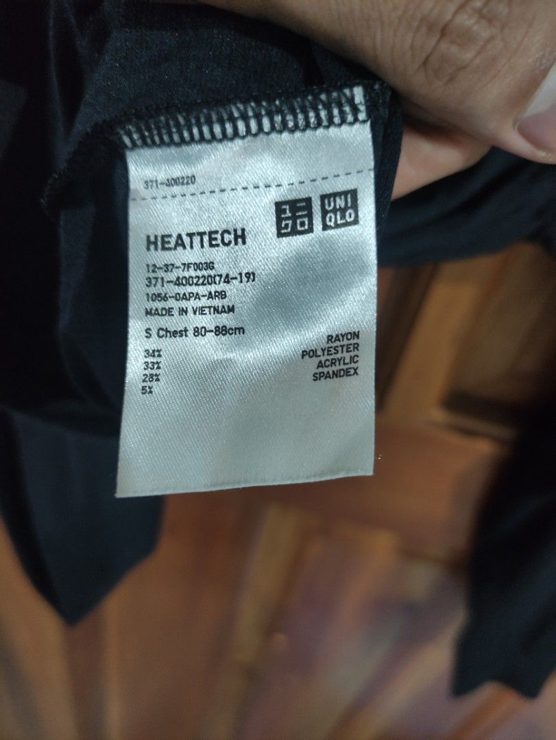 Uniqlo heat tech on Carousell