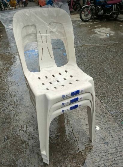 URATEX CLASSIC 101 WHITE MONOBLOCK CHAIRS - To Sampaloc Manila ...
