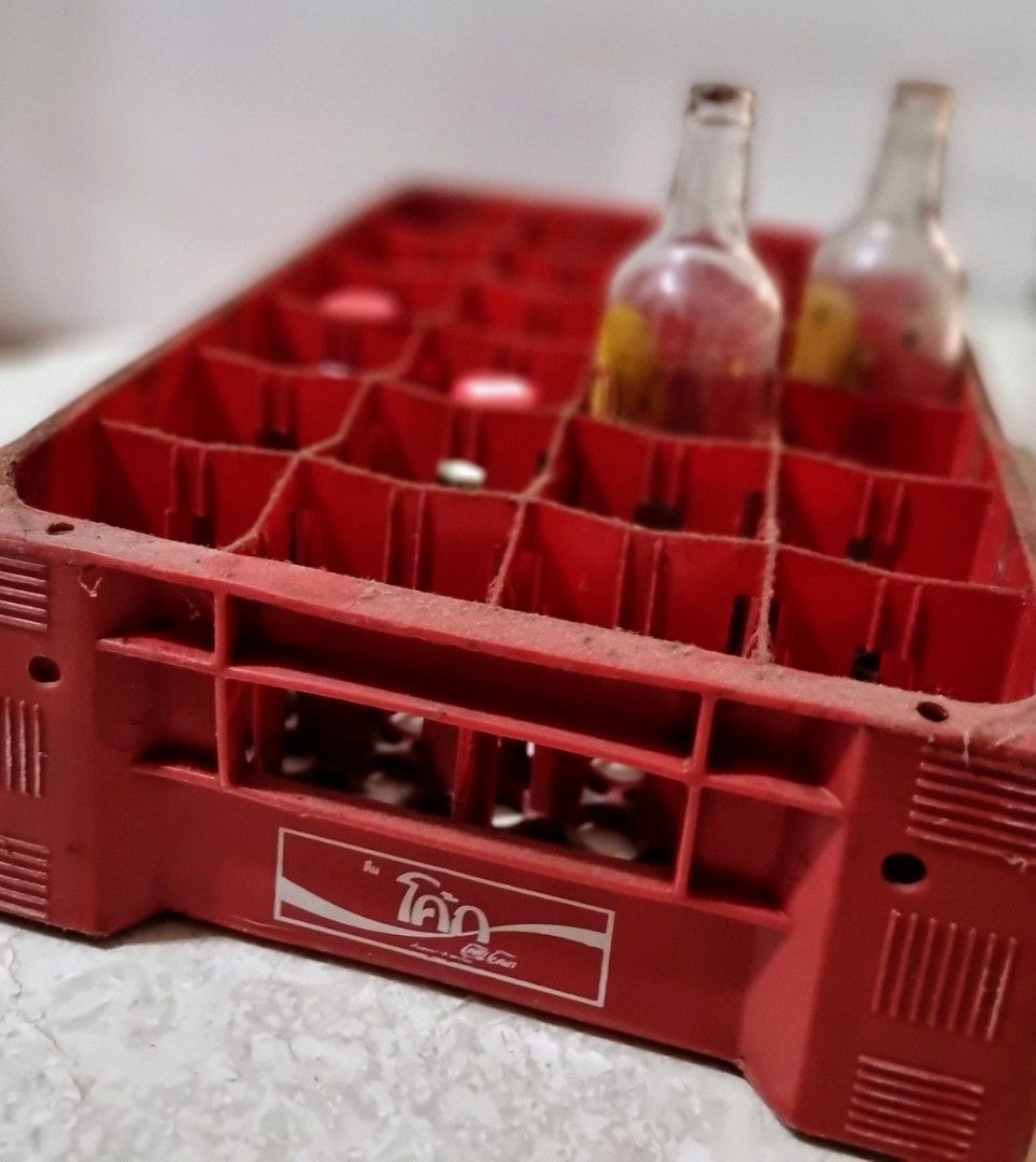 Vintage Coca Cole plastic crate, Hobbies & Toys, Memorabilia ...