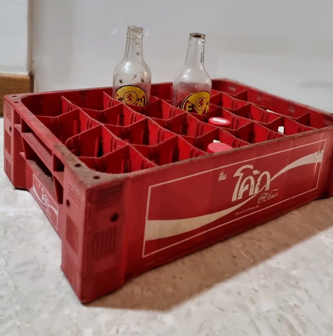 Vintage Coca Cole plastic crate, Hobbies & Toys, Memorabilia ...