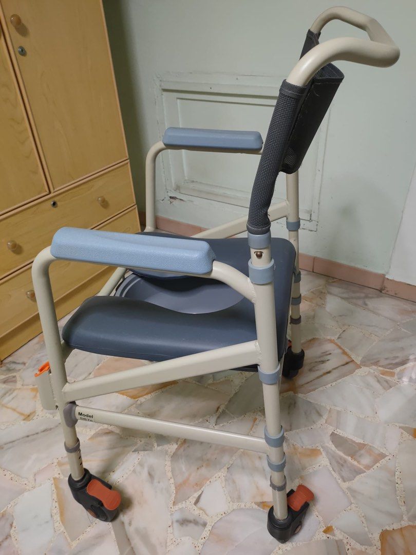 Walking Frame & Commode, Health & Nutrition, Assistive & Rehabilatory ...