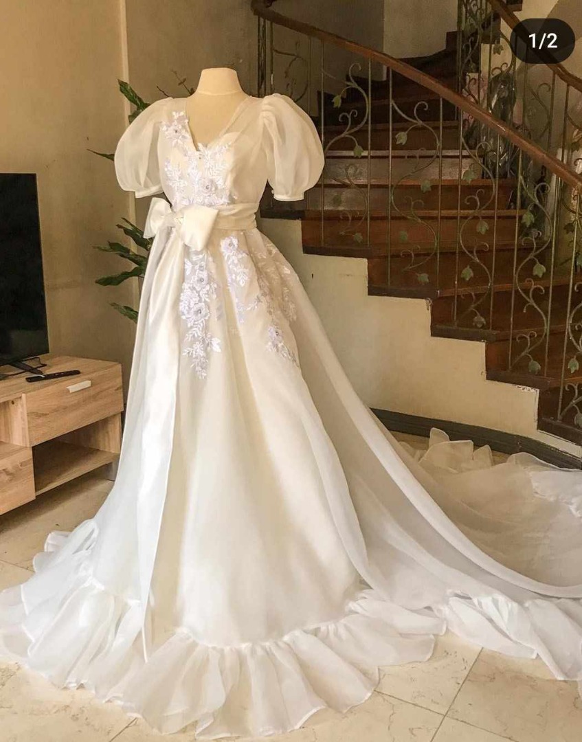 Wedding Gown for Rent (2 looks for Ceremony and Reception), Women's ...