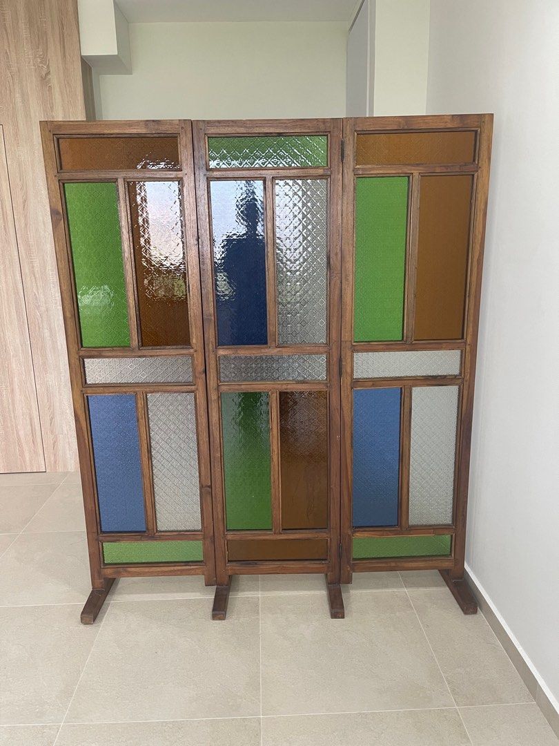 Antique Peranakan embossed glass 3 panel standing screen, Furniture ...