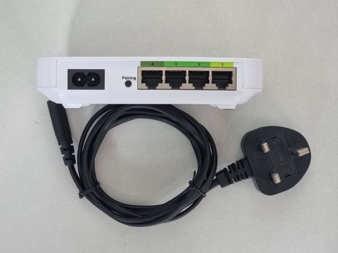 Aztech - Gigabit 4-ports Switch plus HomePlug AV (500Mbps), Computers ...