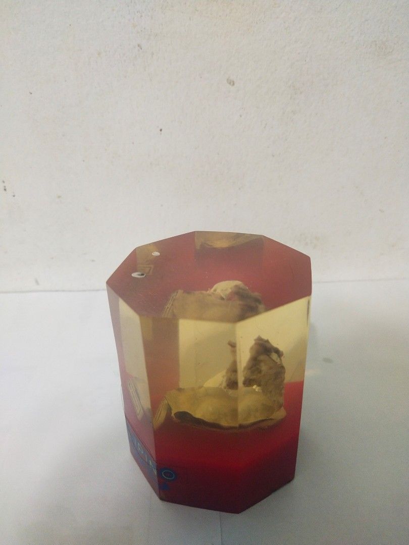 "Banco Filipino" 30th Anniversary Souvenir/Clear Resin-encased Acrylic ...