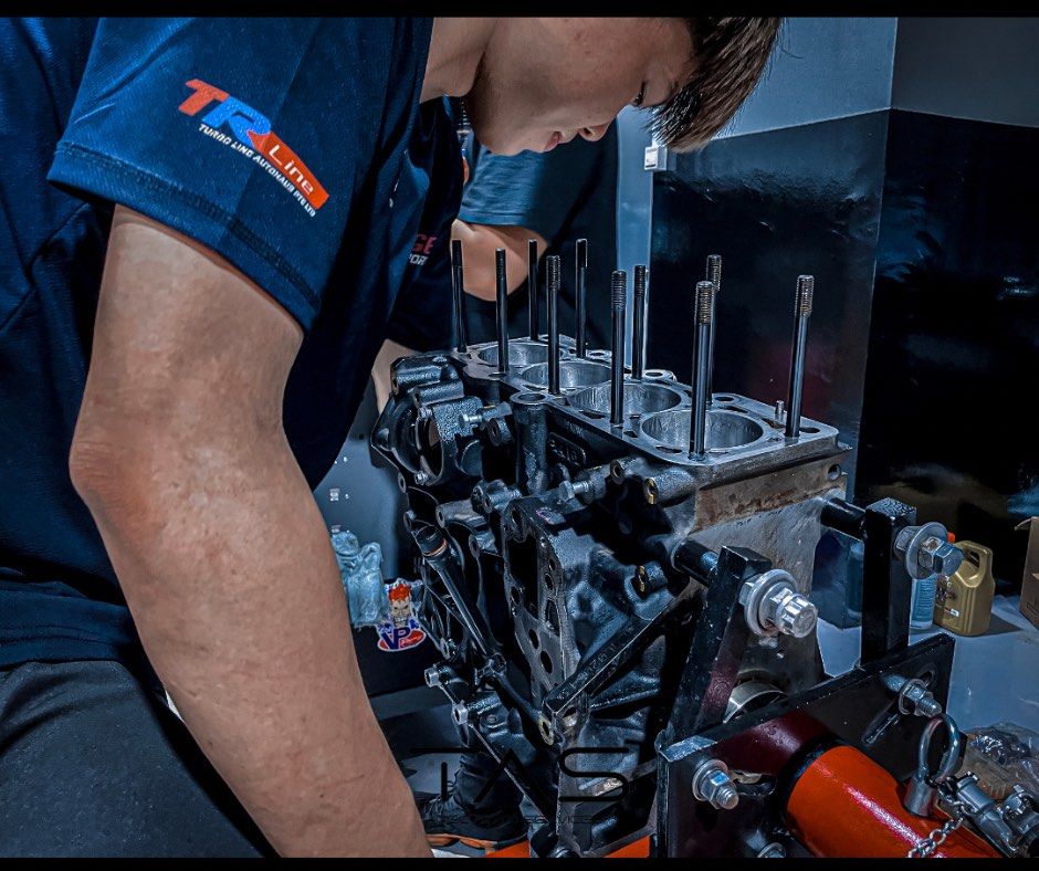 Car workshop services / general servicing ,maintenance , engine and ...