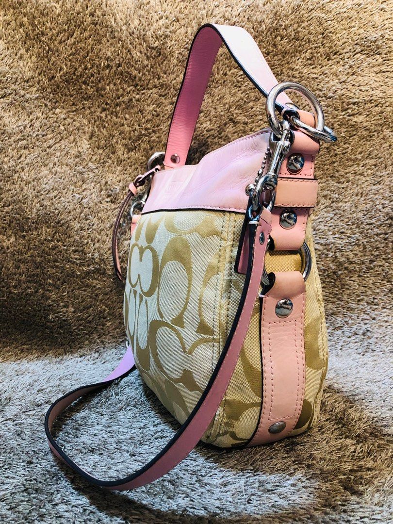 COACH ZOE SIGNATURE BAG on Carousell