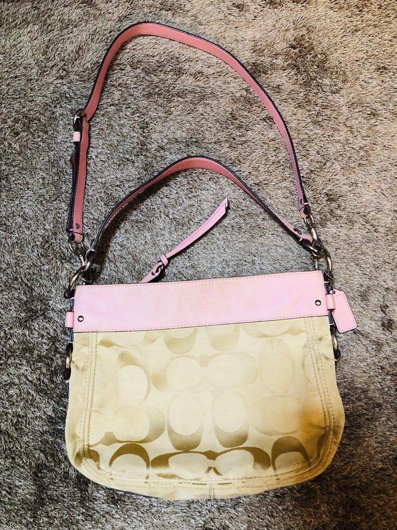 COACH ZOE SIGNATURE BAG on Carousell