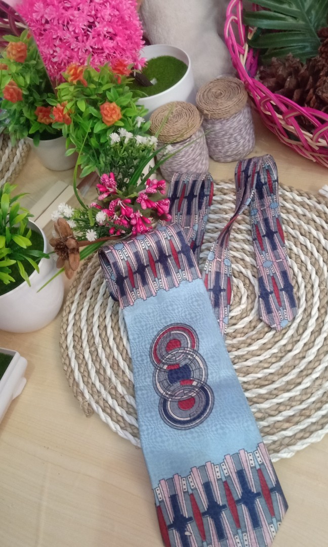 Dasi pria, Desain & Kerajinan Tangan, Alat & Bahan Kerajinan di Carousell