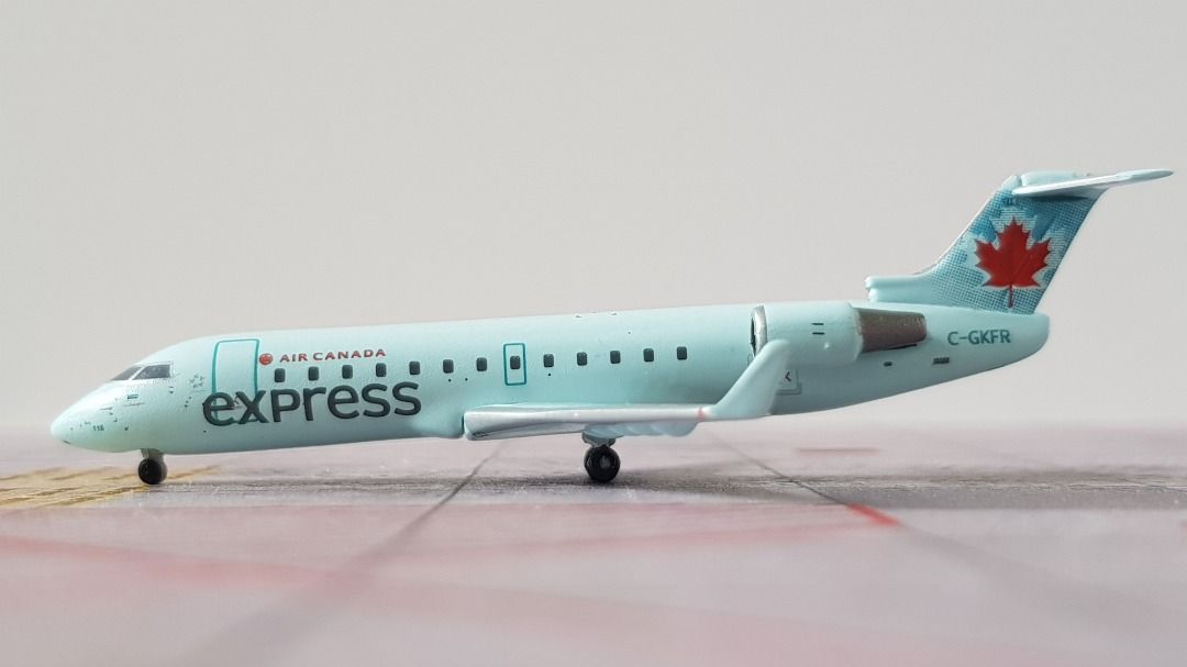Gemini Jets Air Canada Bombardier CRJ-200LR C-GKFR 1:400 Scale Aircraft ...