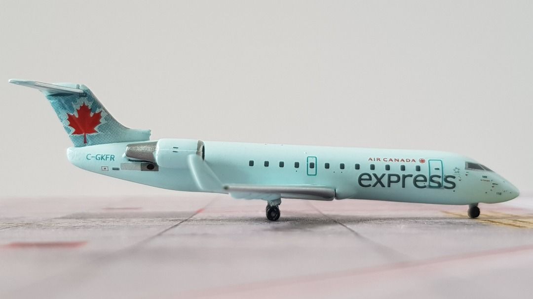 Gemini Jets Air Canada Bombardier CRJ-200LR C-GKFR 1:400 Scale Aircraft ...