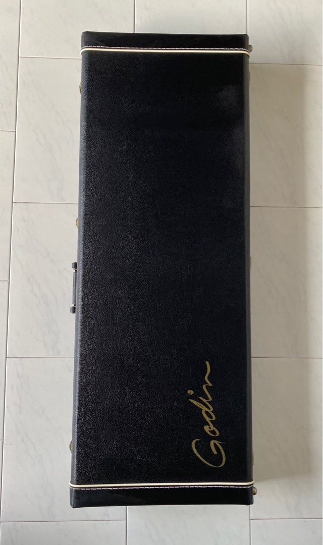 Godin Multiac Hardshell Case, Hobbies & Toys, Music & Media, Music ...