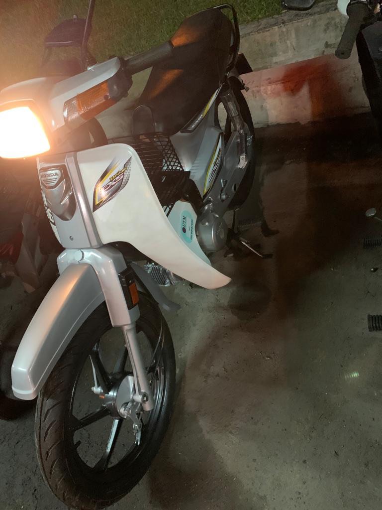 Honda Ex5 Dream Silver, Motorbikes on Carousell