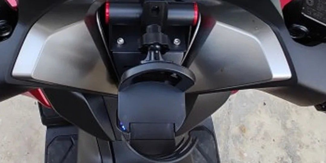 Honda Forza 350 Handphone GPS TPMS Holder, Motorcycles, Motorcycle ...