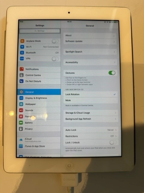iPad 2nd Generation, Mobile Phones & Gadgets, Tablets, iPad on Carousell