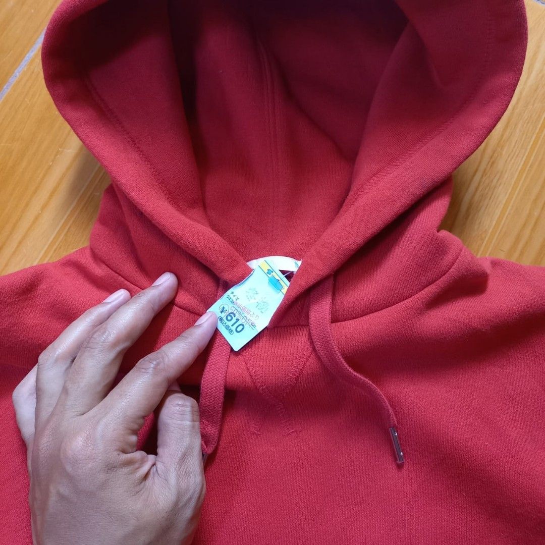 Jaket Hoodie ORI UNIQLO, Fesyen Pria, Pakaian , Atasan di Carousell