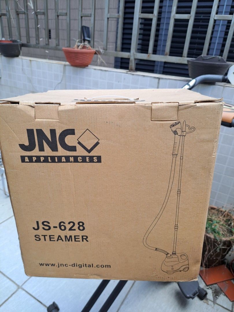 jnc js-628 直立式蒸氣熨斗 steamer 掛熨機 全新, 家庭電器, 熨斗及掛熨機 - Carousell