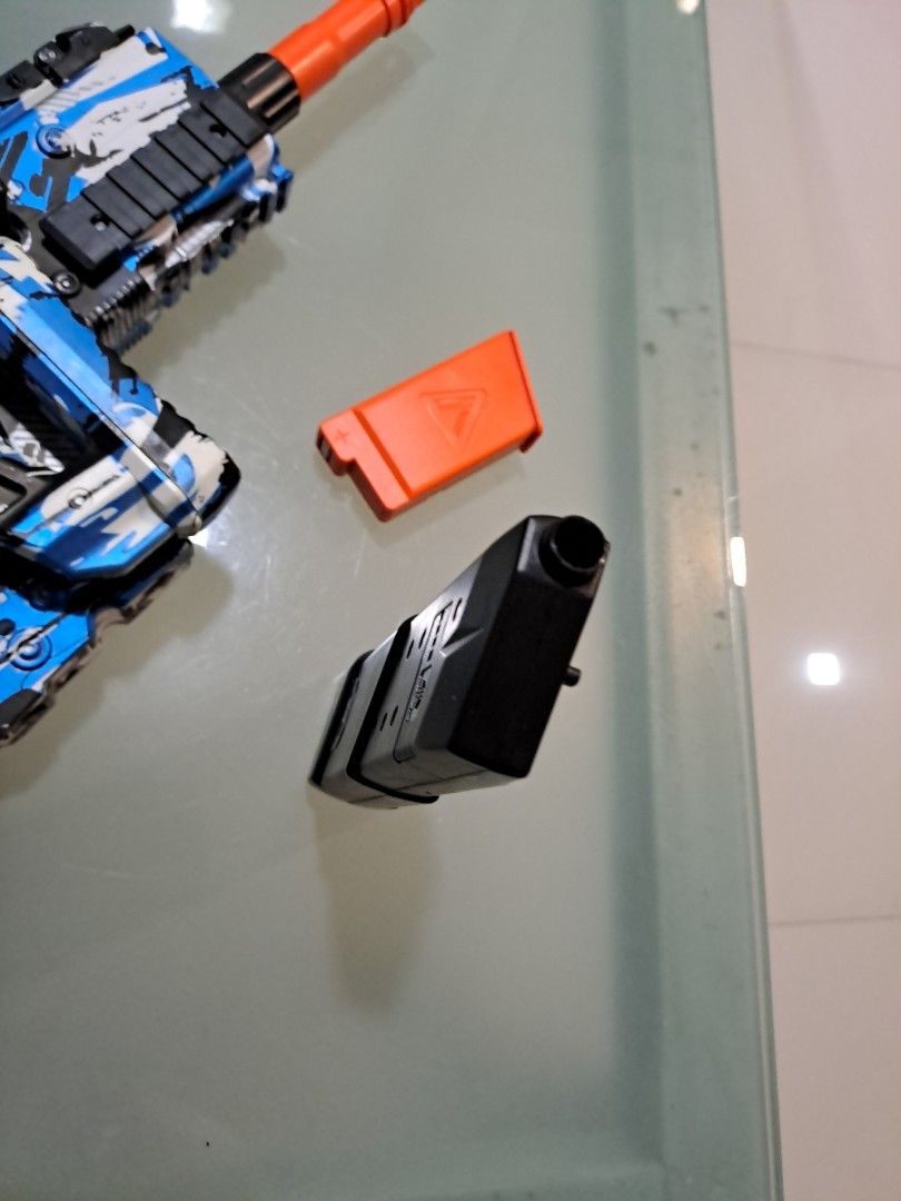 Kiss vector gel gun, Hobbies & Toys, Toys & Games on Carousell