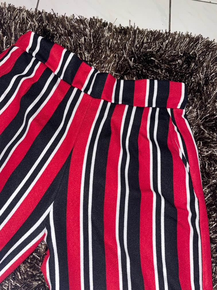 Kulot Strip Merah Hitam Putih on Carousell