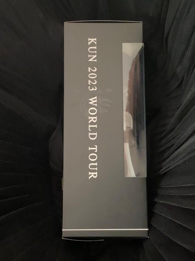 Kuns lightstick+confetti, Tickets & Vouchers, Event Tickets on Carousell