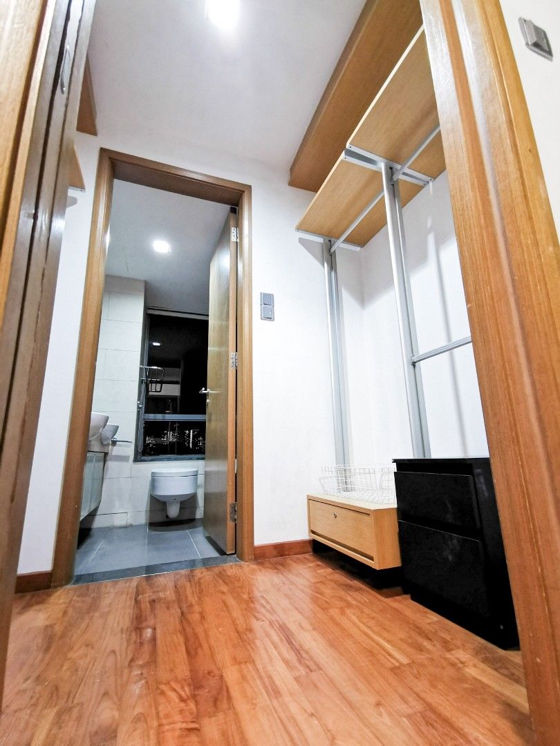 *LAST ROOM* Clean & Cozy Condo Master Room with Walk-In Wardrobe for ...