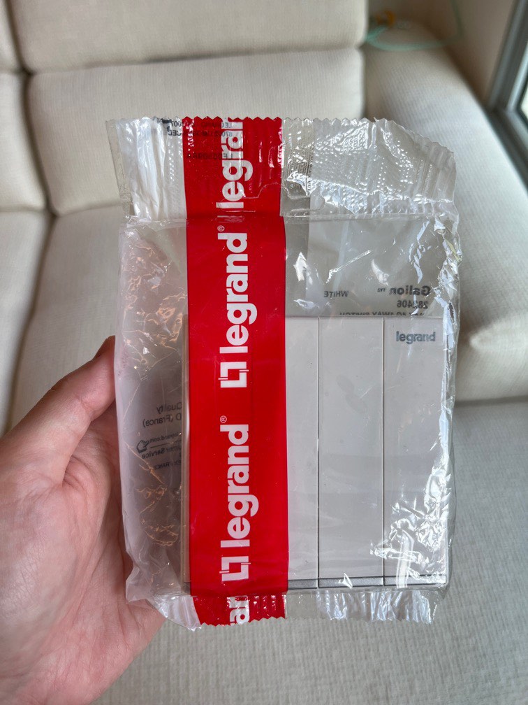 LEGRAND 4 gang 1 way switch, TV & Home Appliances, Electrical, Adaptors ...