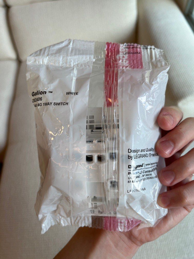 LEGRAND 4 gang 1 way switch, TV & Home Appliances, Electrical, Adaptors ...