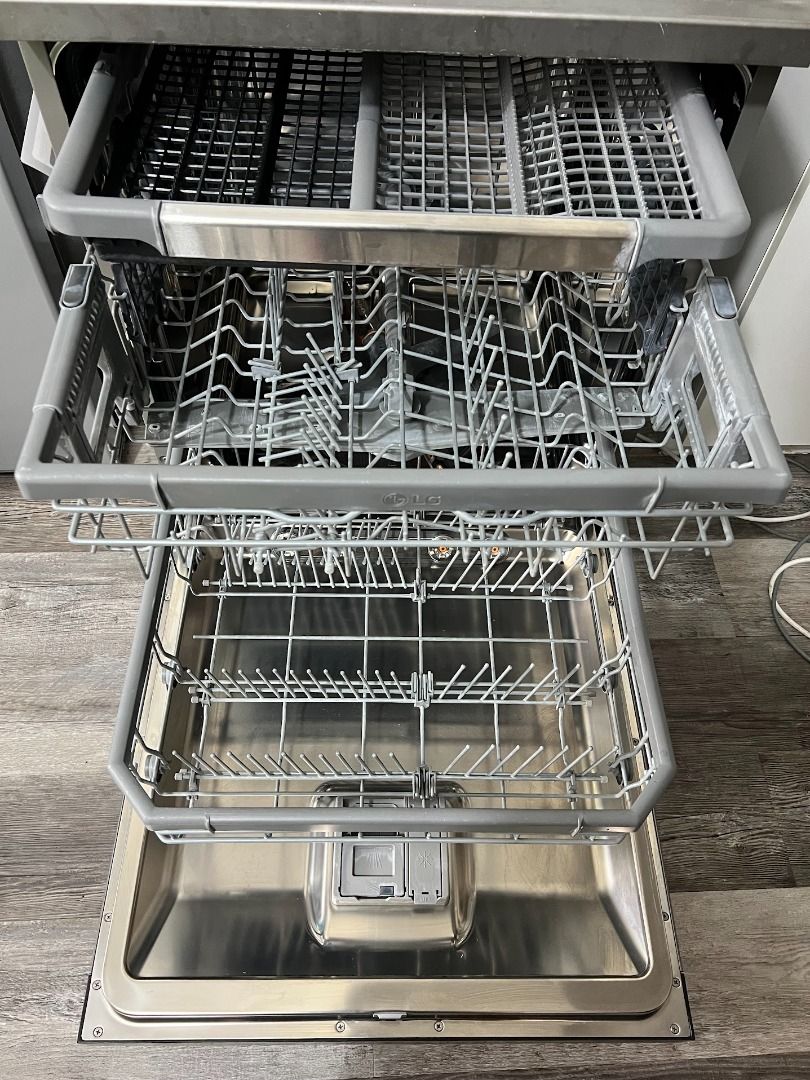 LG DFB425FP Front Control Smart Wifi Enabled Dishwasher with QuadWash ...