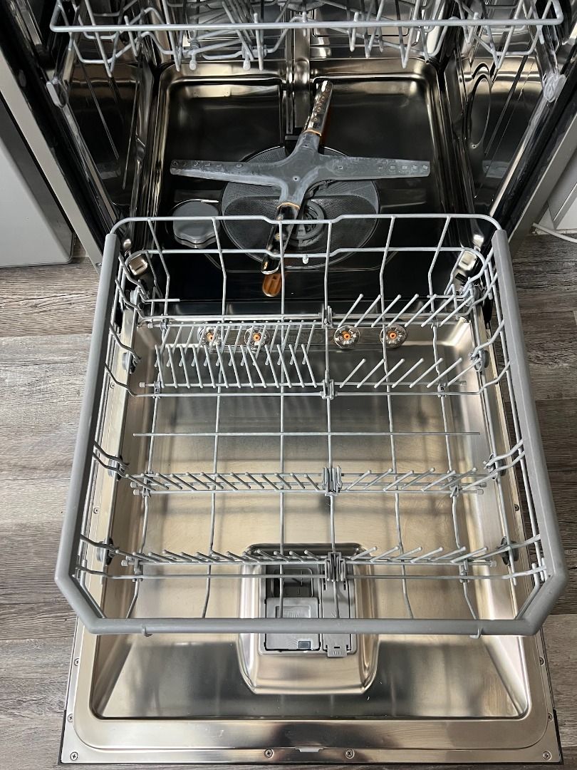 LG DFB425FP Front Control Smart Wifi Enabled Dishwasher with QuadWash ...