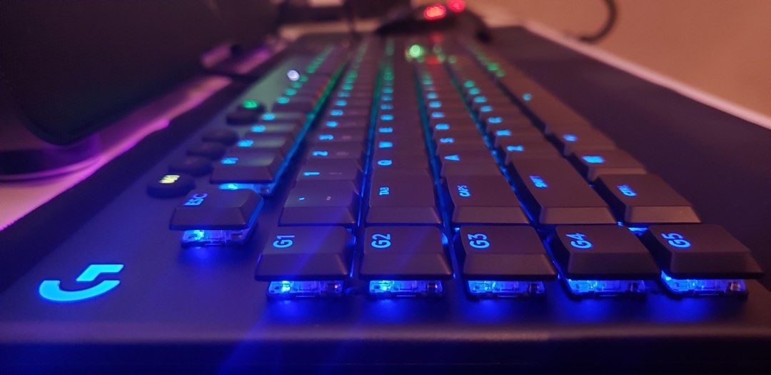 Logitech G815 Lightsync wired linear RGB mechanical keyboard, Computers ...