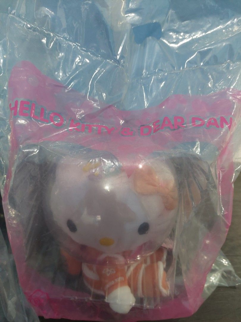 McDonald Happy Meal Hello Kitty Space Suit Set 2000, Hobbies & Toys ...
