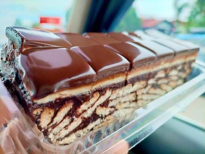 Mini Kek Batik Indulgence, Food & Drinks, Other Food & Drinks on Carousell