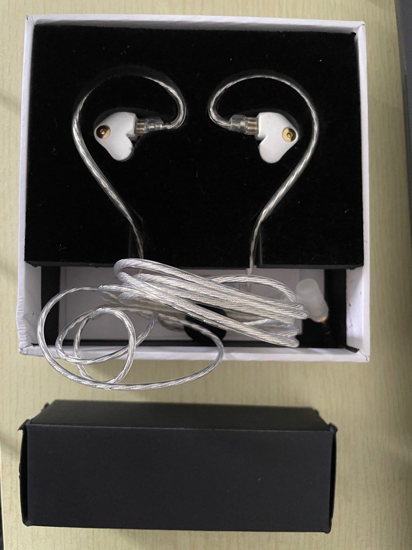 Moondrop SSR, Audio, Headphones & Headsets on Carousell