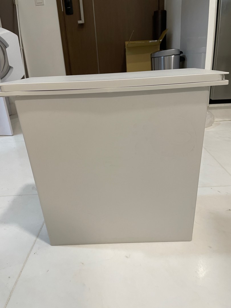 Muji dust bin minimalist white, Furniture & Home Living, Cleaning ...