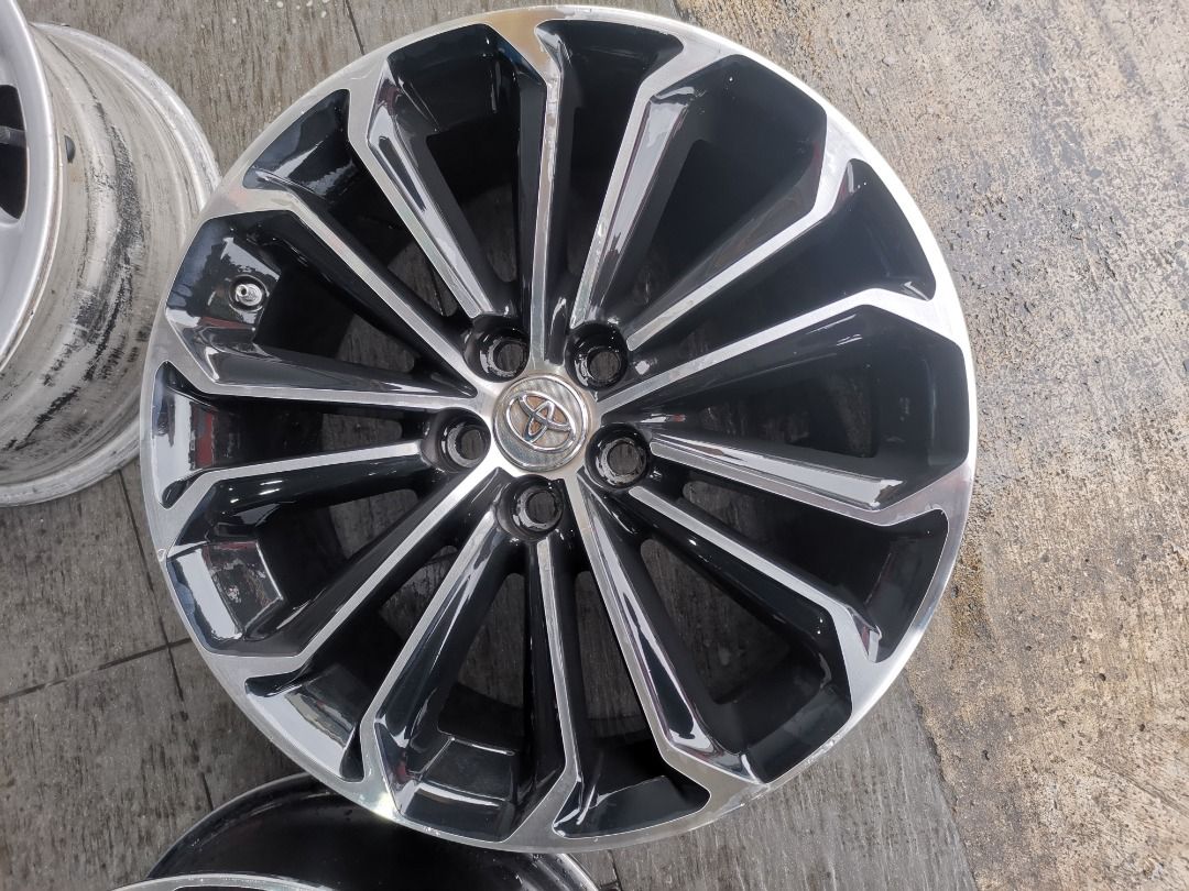 Original Toyota Altis 17" pcd 5x100, Auto Accessories on Carousell