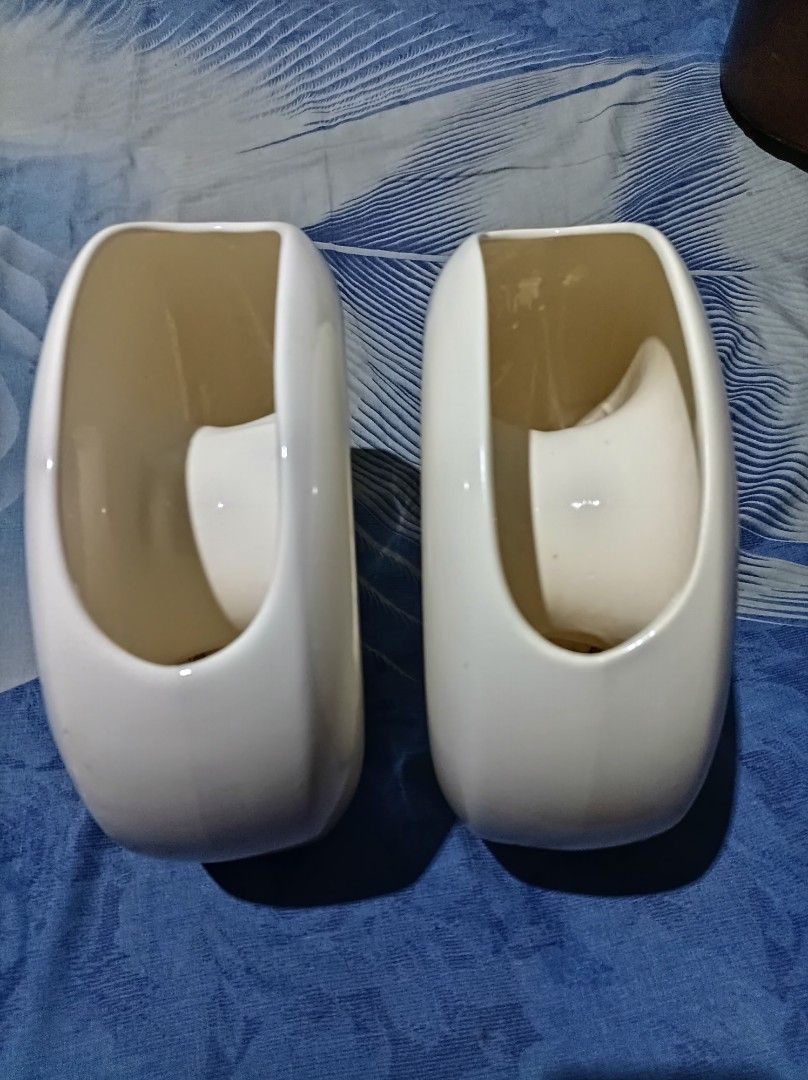 Pot/pas untuk bunga. Hiasan meja berbahan keramik, Perkebunan di Carousell