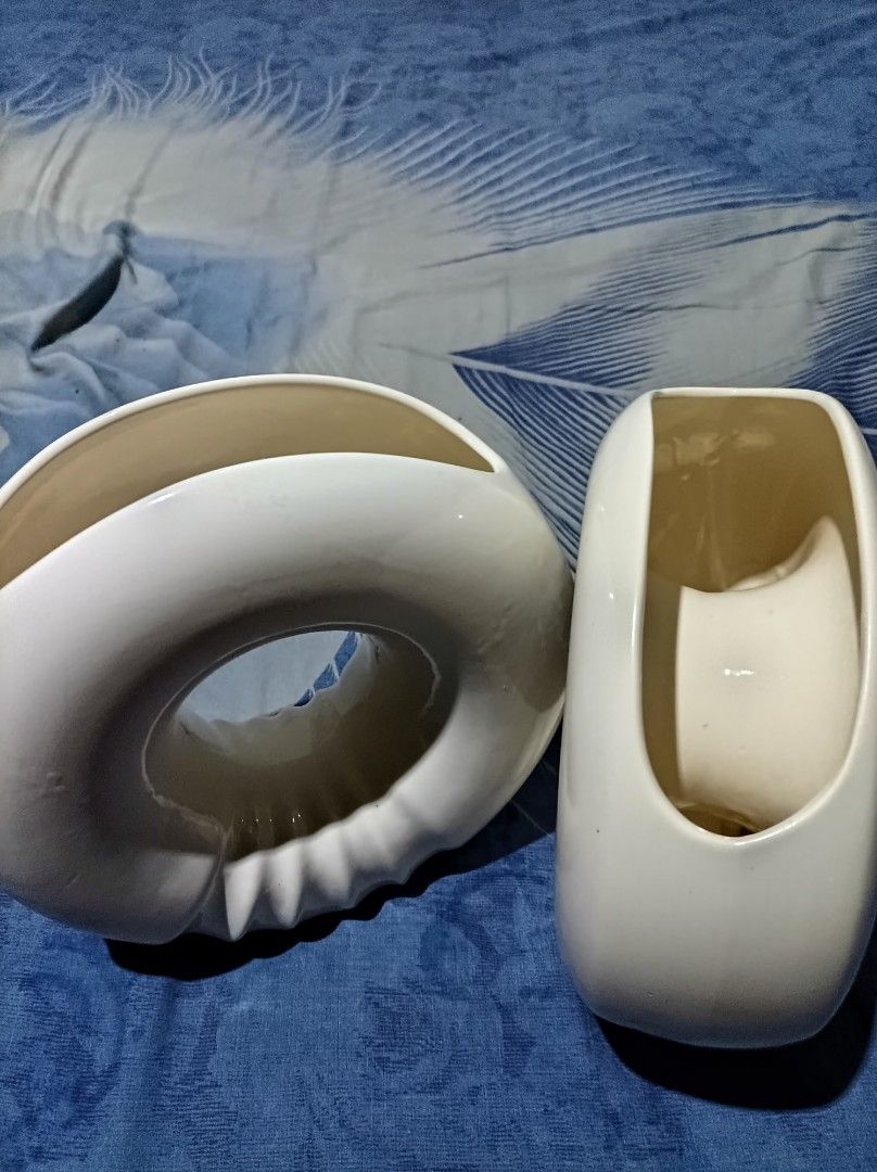 Pot/pas untuk bunga. Hiasan meja berbahan keramik, Perkebunan di Carousell