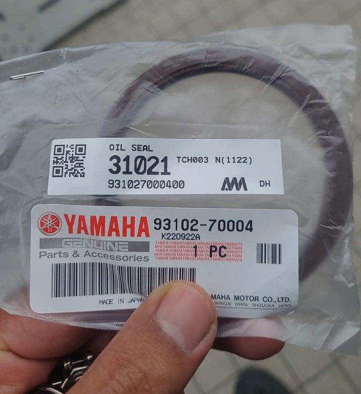 Replacement of final drive oil seal for Yamaha Super Tenere and FJR ...