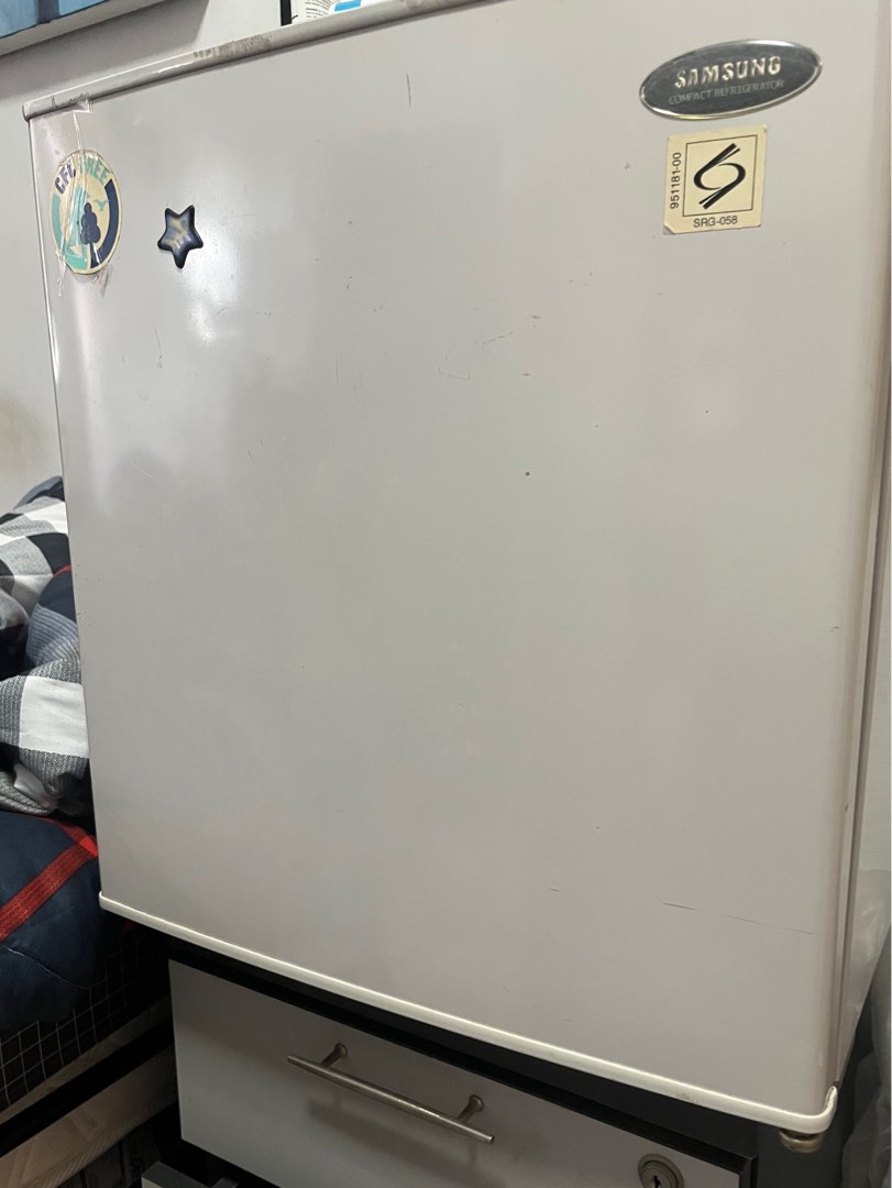 Samsung Mini Fridge, TV & Home Appliances, Kitchen Appliances ...