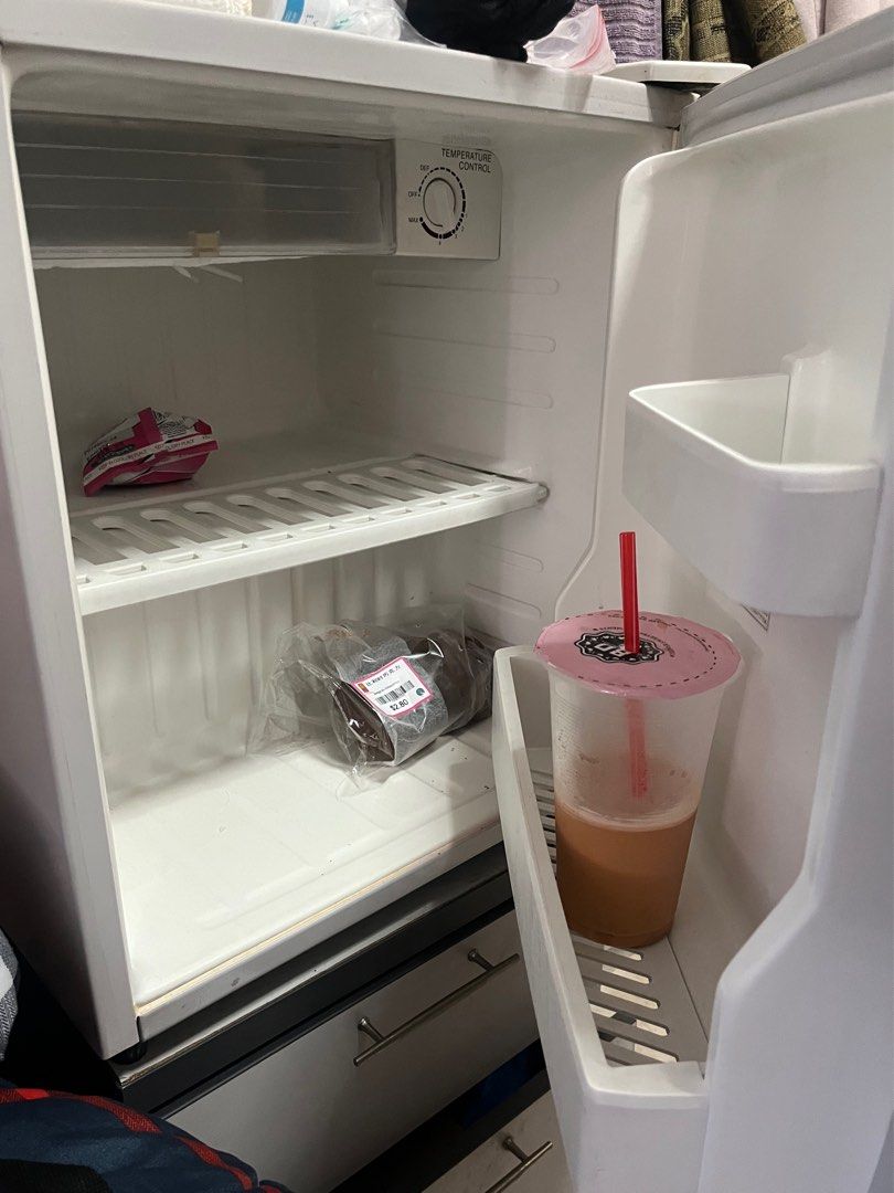 Samsung Mini Fridge, TV & Home Appliances, Kitchen Appliances ...